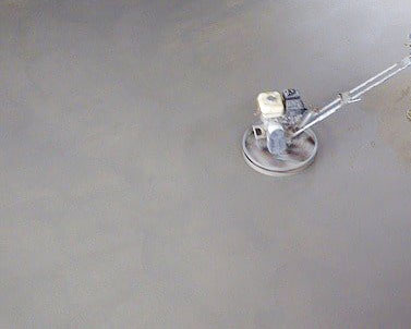 Screed in concrete construction to make surface of slab better.